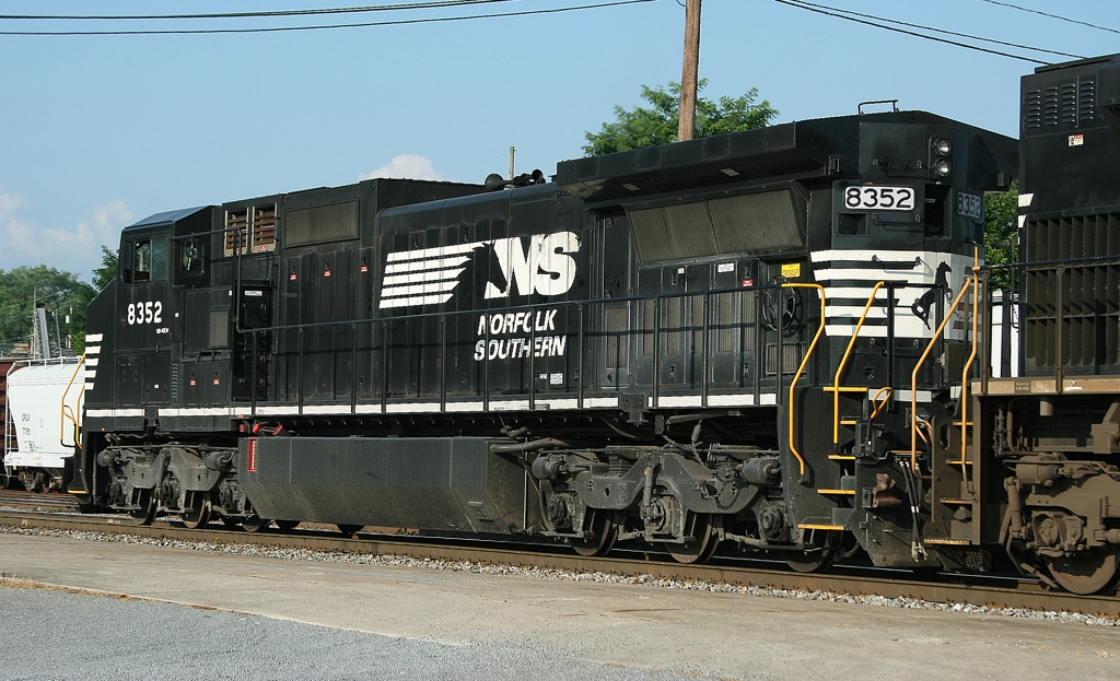 NS 8352